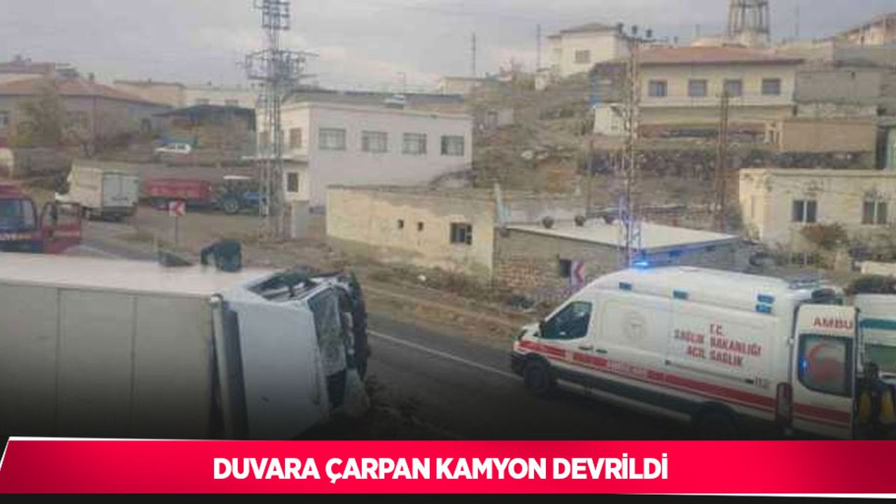 Duvara Çarpan Kamyon Devrildi - Samsun Haber | Samsun Son Dakika Haberleri